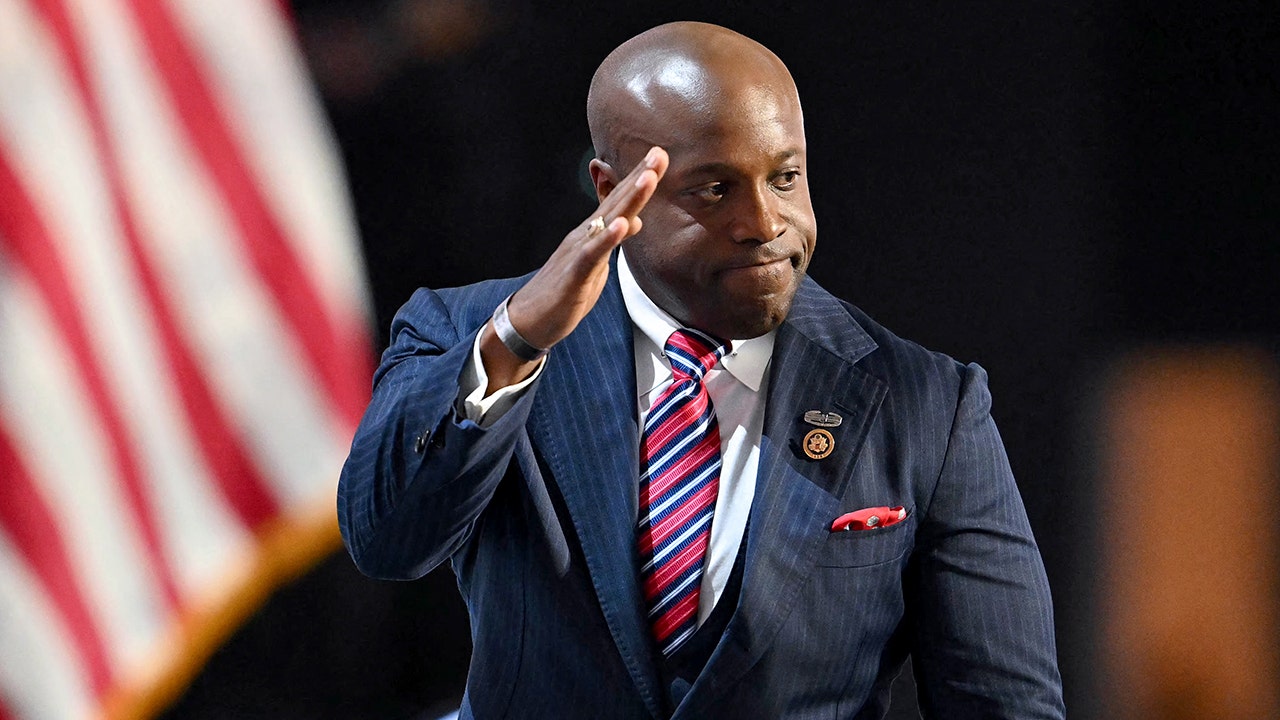 Cornyn torches Democratic field, says party now 'ruled by socialists'