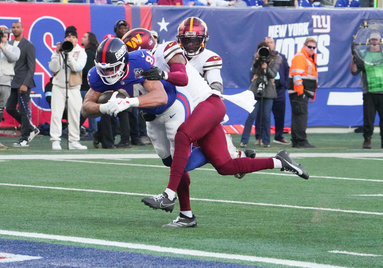 Giants vs. Commanders: 3 players to start/sit in fantasy football