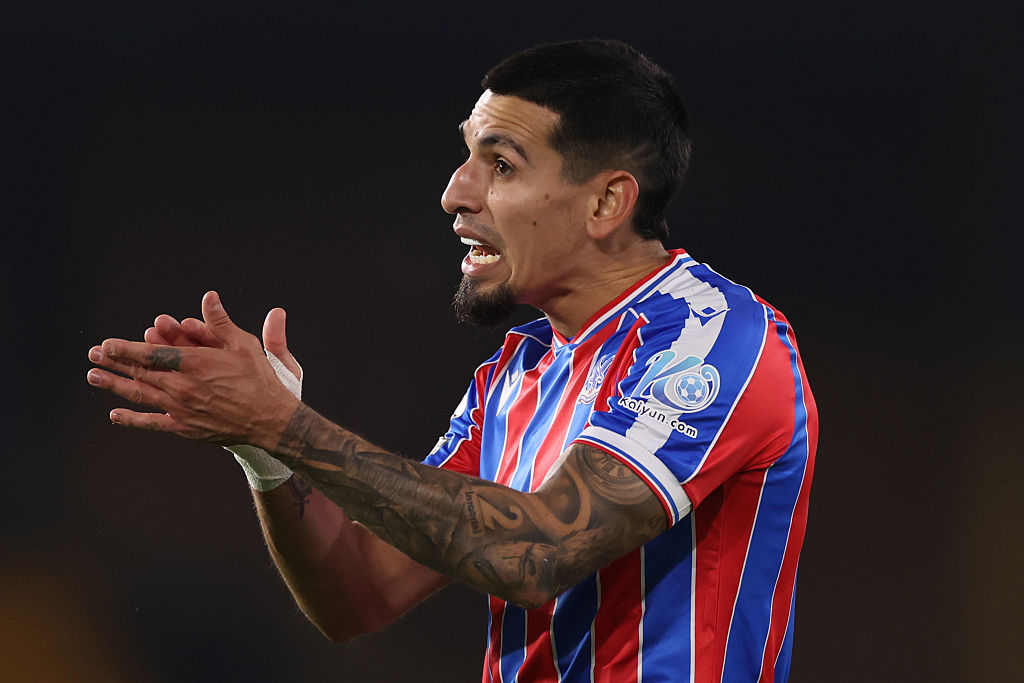 Is Daniel Munoz injured this weekend? Premier League injury update on ...