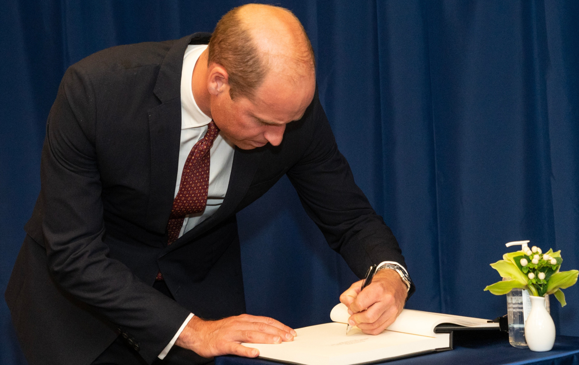 The everyday problems faced by left-handed people