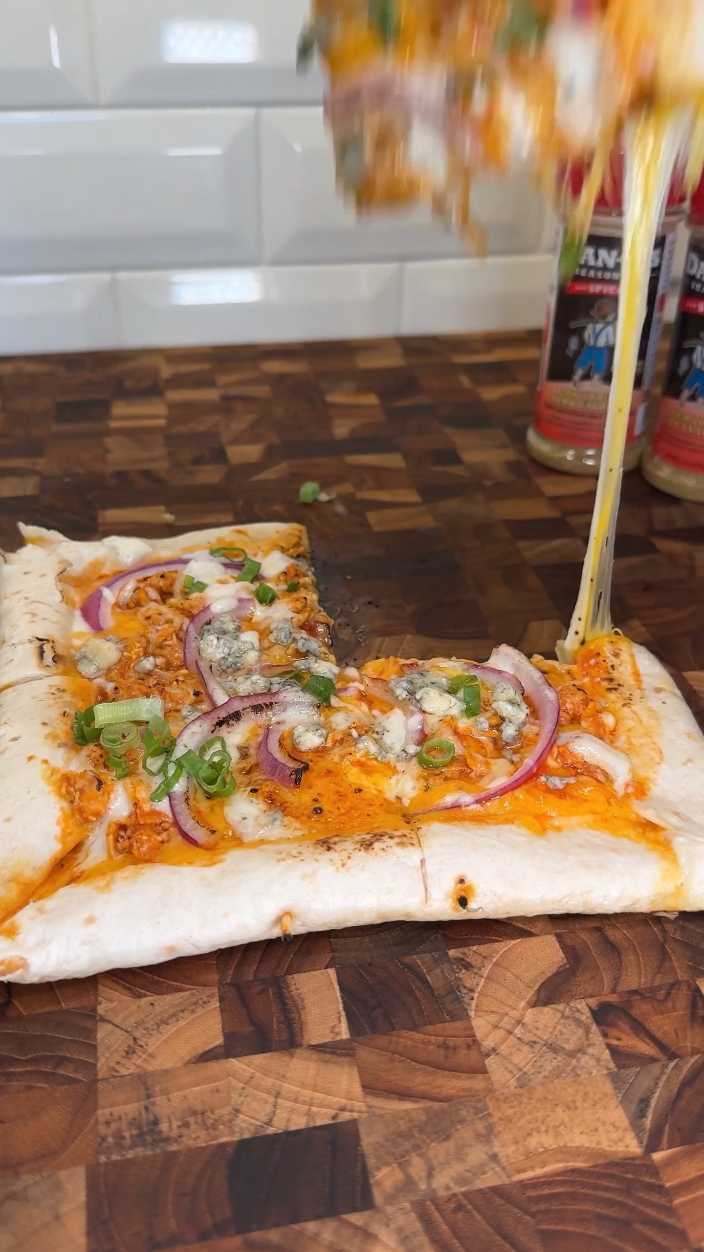 Buffalo chicken stuffed crust pizza