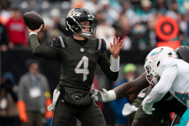 Brady Cook will start at QB for NY Jets vs Jaguars in Week 15, report says