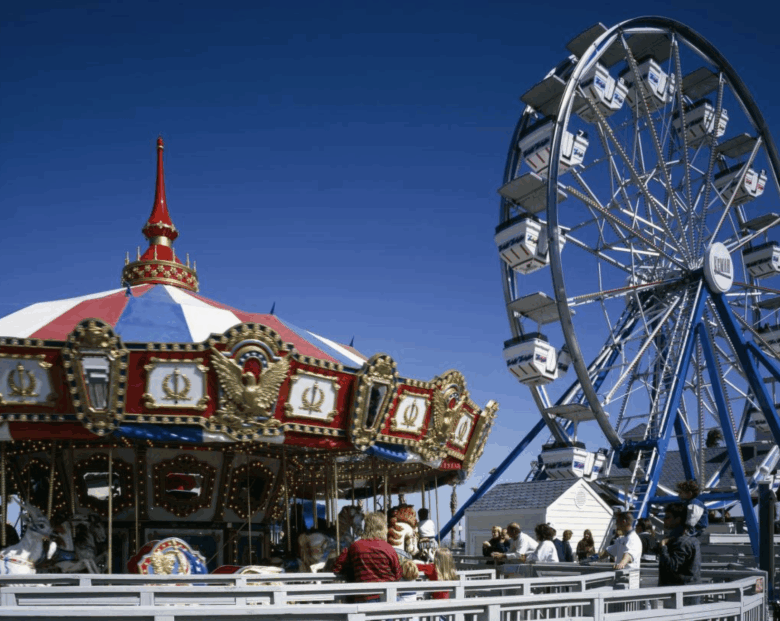 Retro amusement park photos that look fun and also slightly terrifying