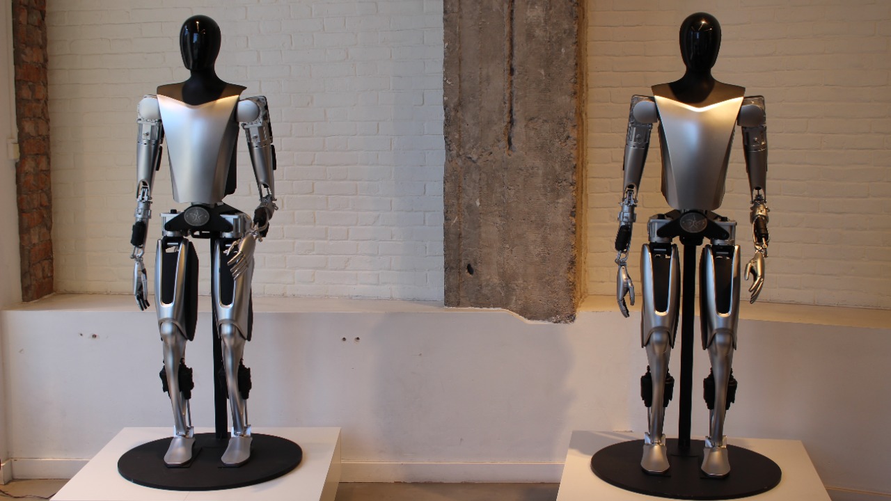 How close is Elon Musk to a working Optimus robot?