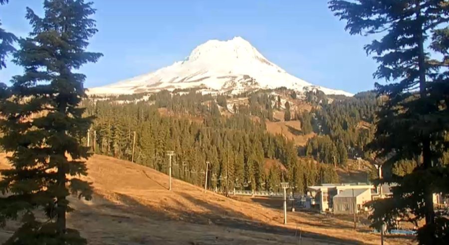 Significant snowfall in sight next week for bare Cascade ski slopes