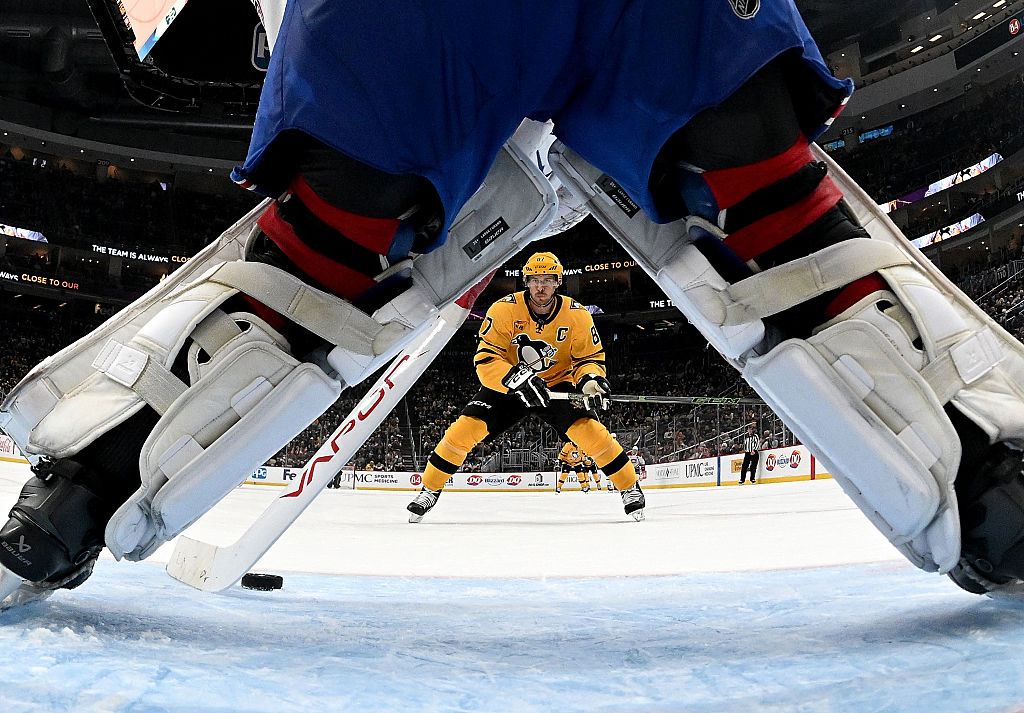 If Sidney Crosby wants to play with a true elite goalie, Jacob Fowler is in Montreal