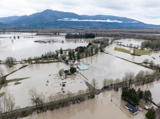 'Folks are scared': Historic flooding grips Washington, putting entire ...