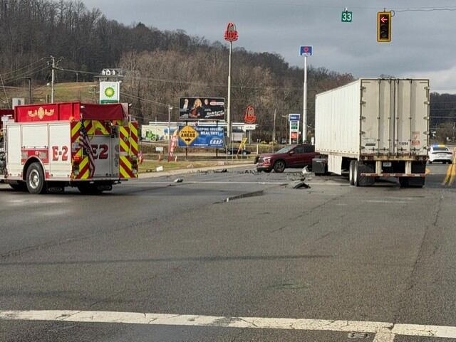 Part of US 23 south closed due to crash