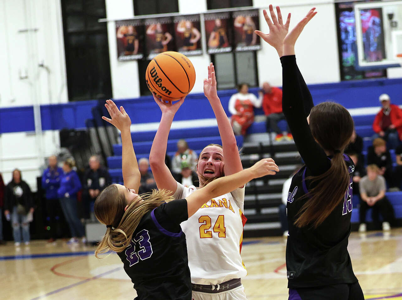 Thursday girls basketball: Four teams win to get to 2-0 in SCC