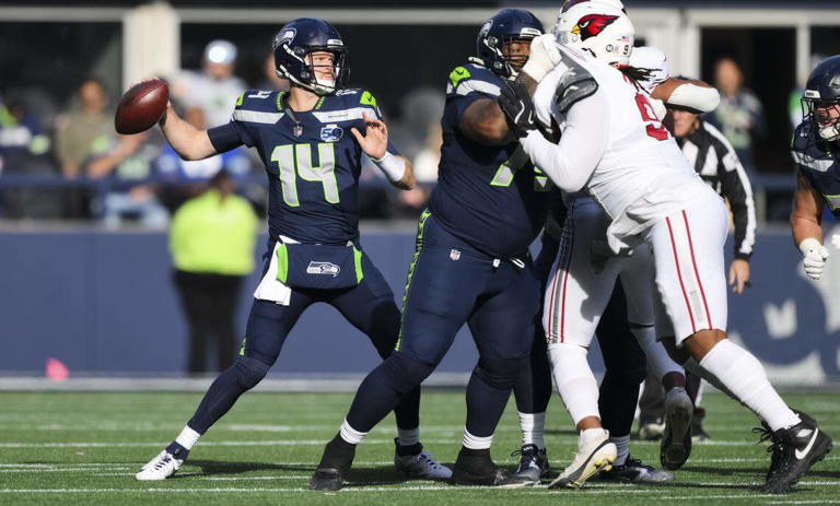 Do Seahawks encourage QB Sam Darnold to run more on passes? Should they?