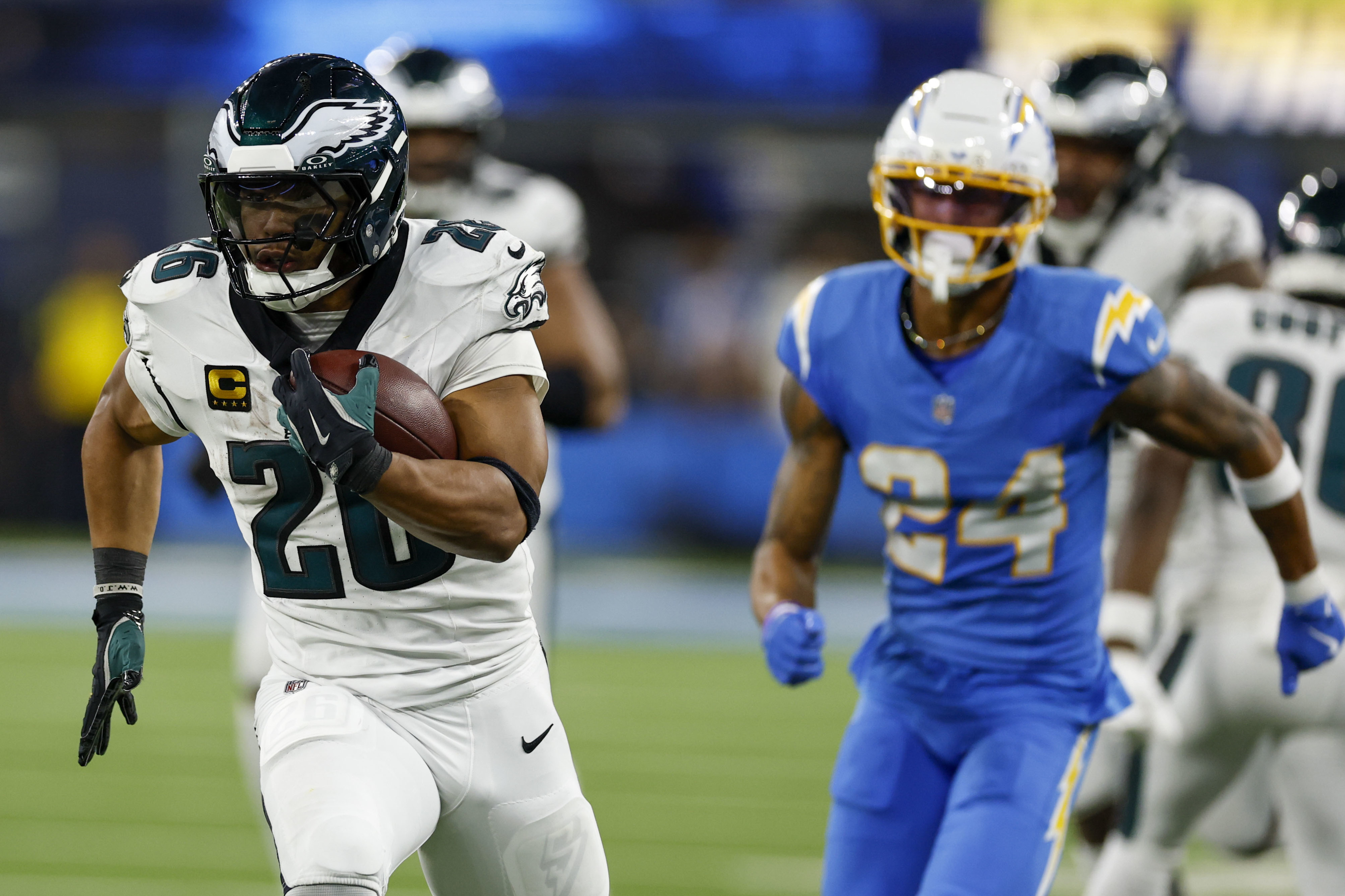 Eagles still big favorites vs. Raiders; plus, Week 15 odds for Jalen ...