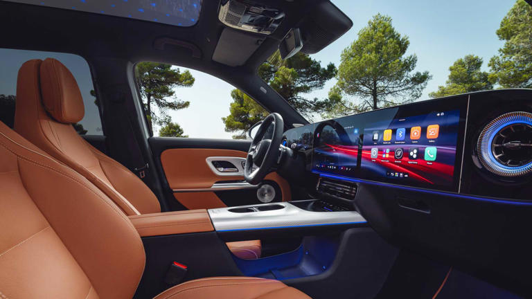 2027 Mercedes-Benz GLB-Class interior and exterior gallery