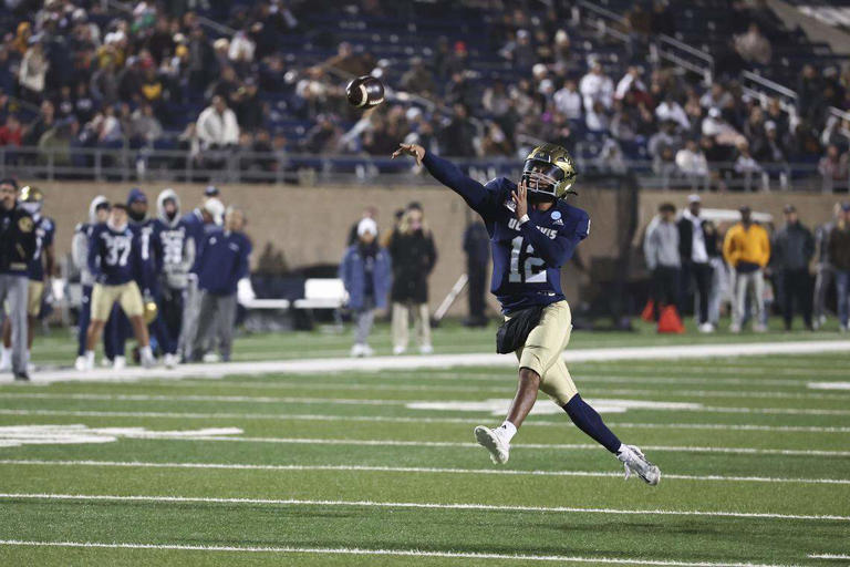 Game-face Pinnick showing joy? Believe it, as UC Davis hosts another ...