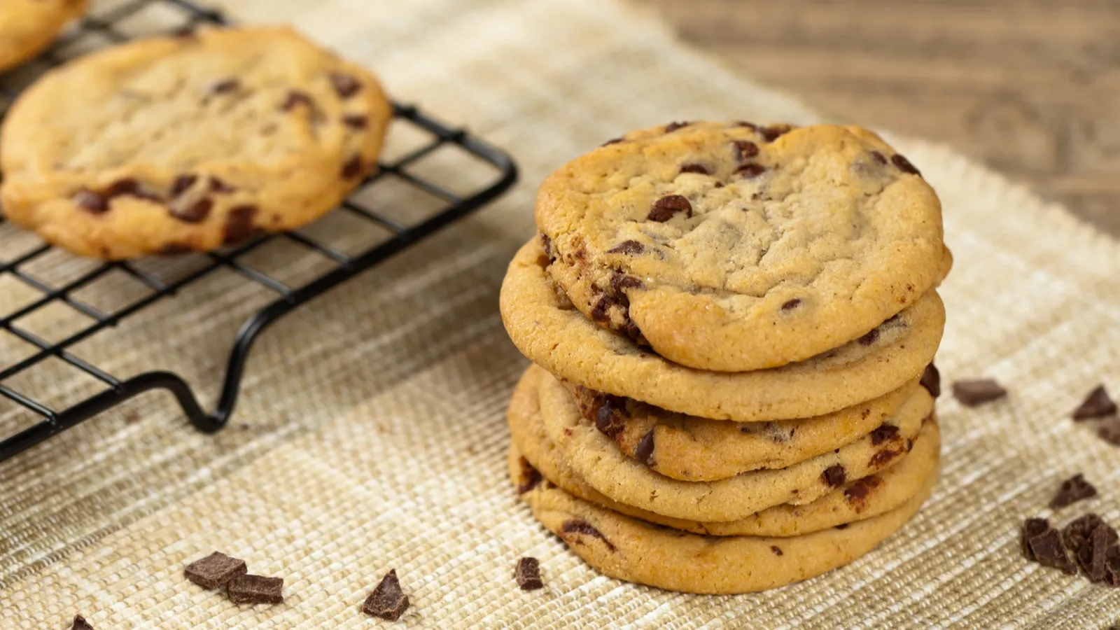 Home bakers say these Chicago Crunch chocolate chip cookies are ...