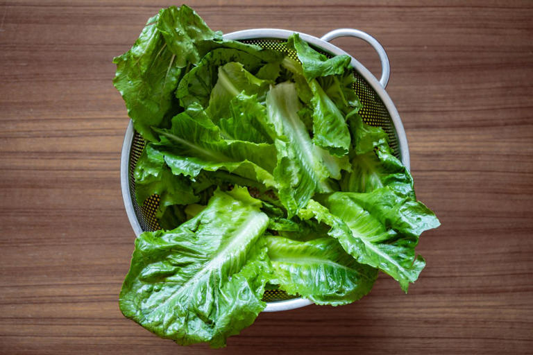Can you freeze lettuce without ruining the texture?