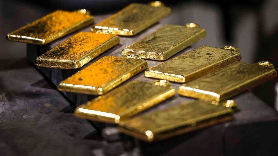 Gold rates today: MCX gold soars over ₹2,700 per 10 grams to record ₹1. ...