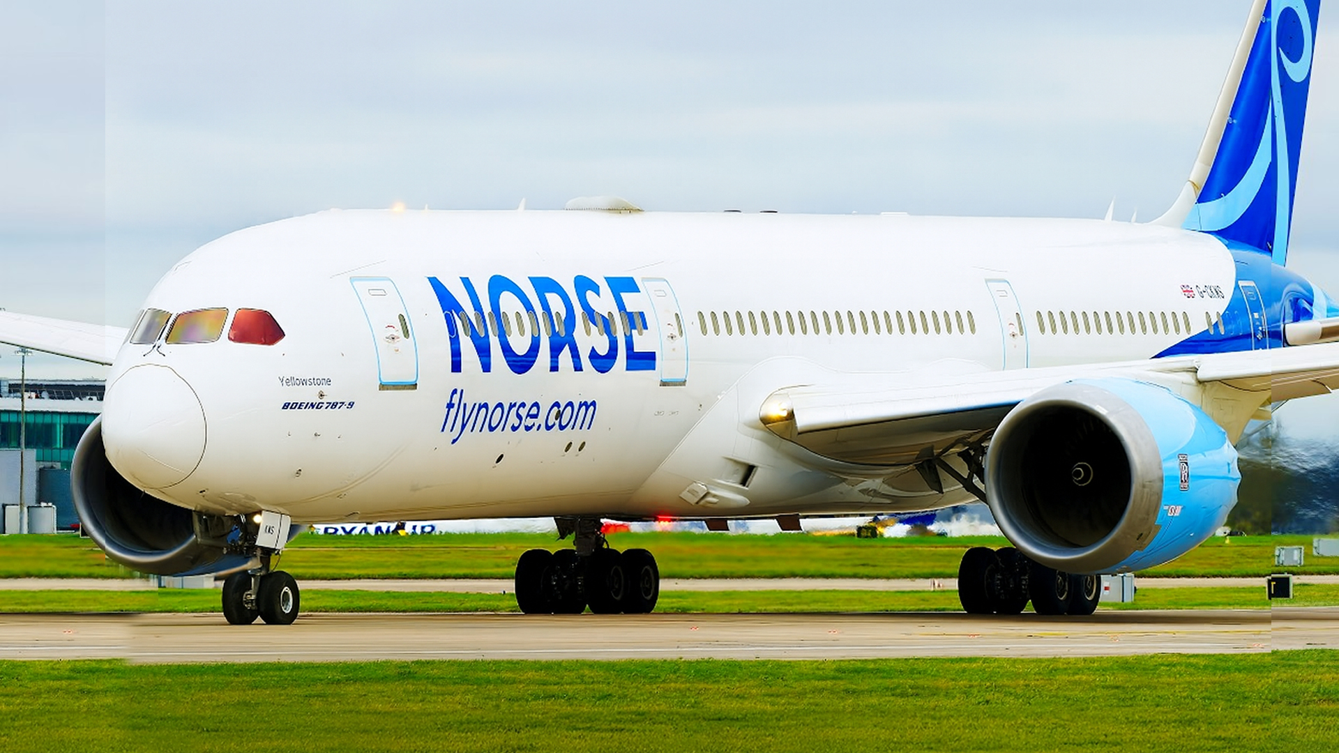 787-9 takes off with no passengers