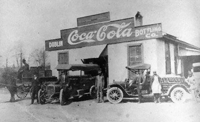 29 rare photos of then newly-established companies who eventually got ...