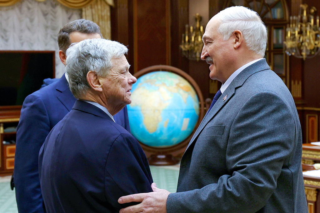 Belarus leader hosts US envoy as he seeks to improve his country's ties ...