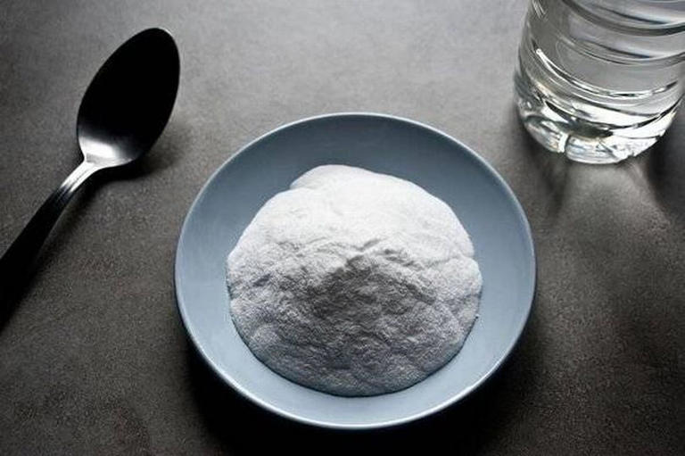 Toilet cleaning hack using 2 kitchen ingredients works overnight while ...