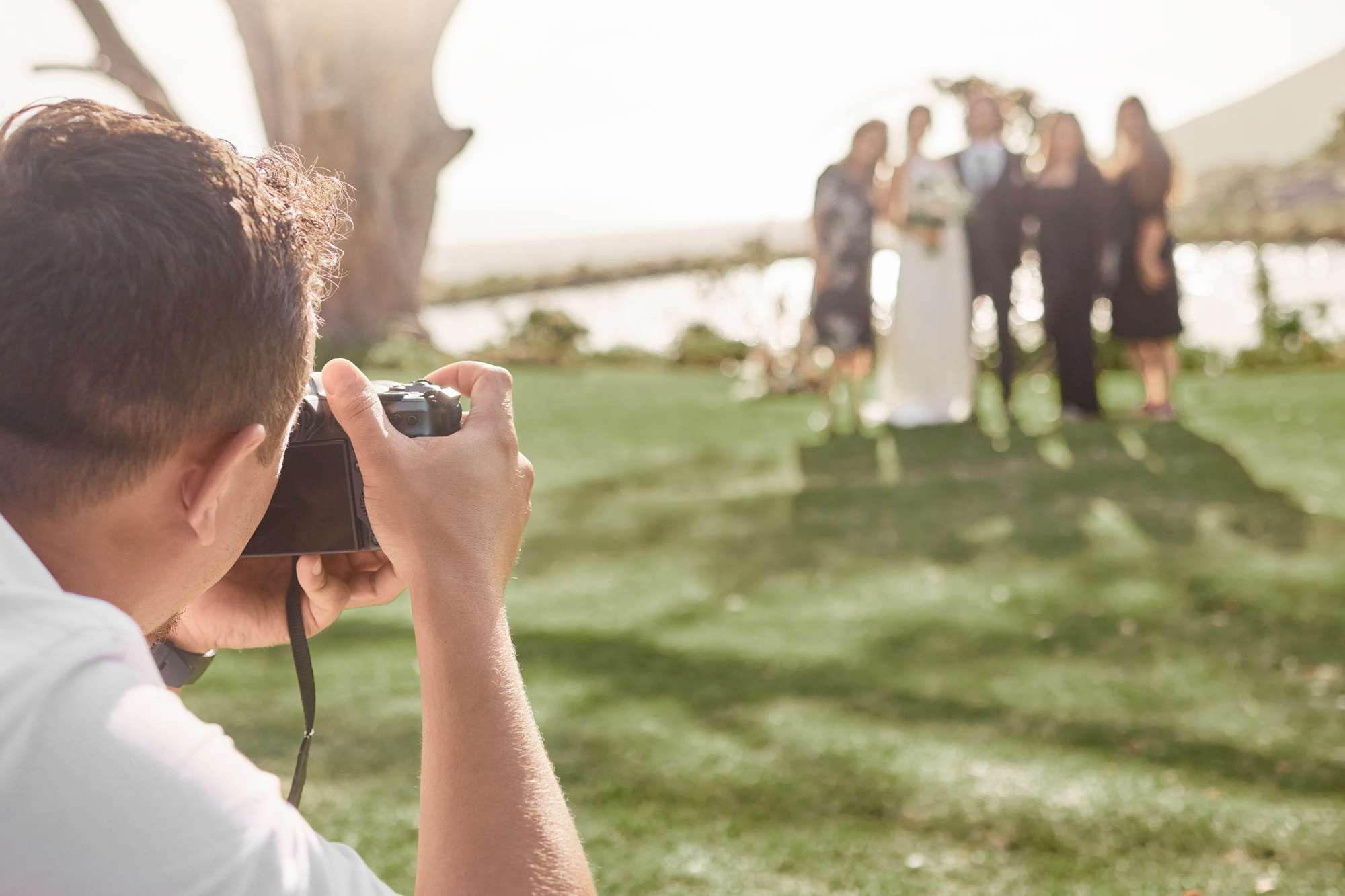 Photographer immediately 'shut down' this unusual wedding photo request ...