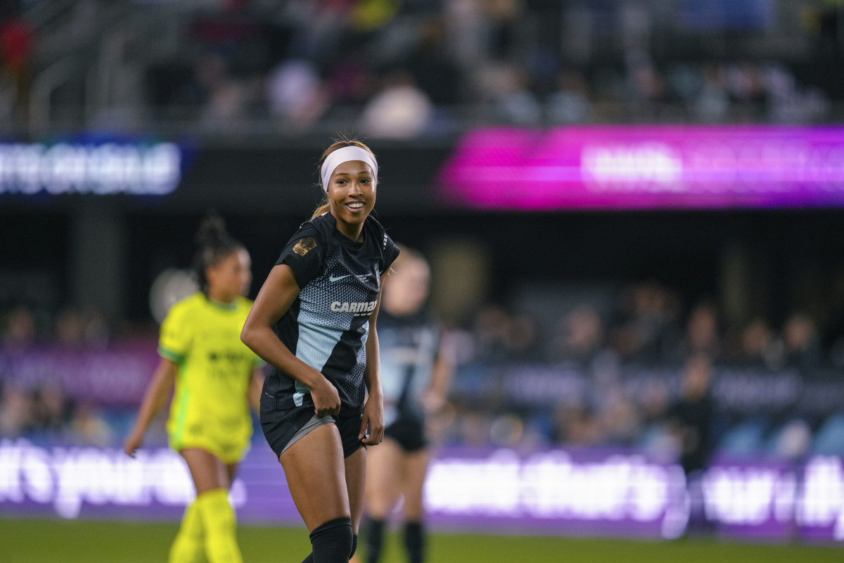 Gotham FC re-sign veteran central to NWSL championship runs