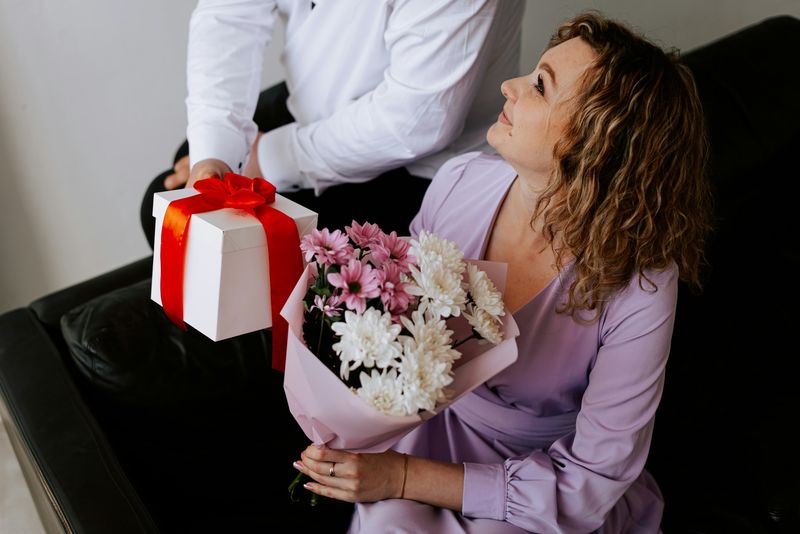 10 toxic habits women bring into relationships that make good men leave ...