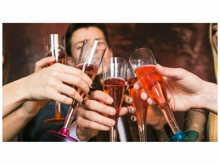 How long does alcohol really stay in your body? Doctors finally break ...