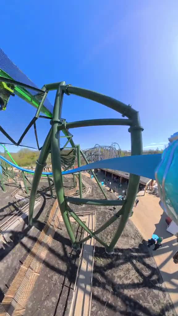 Which side would you ride? Duel on the world’s first single rail coaster!