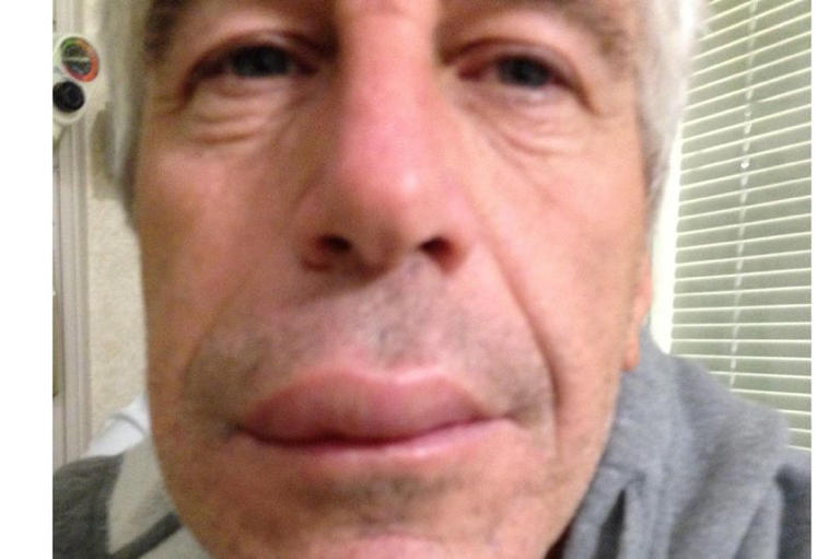 Jeffrey Epstein pictured in creepy bath photo as new images released