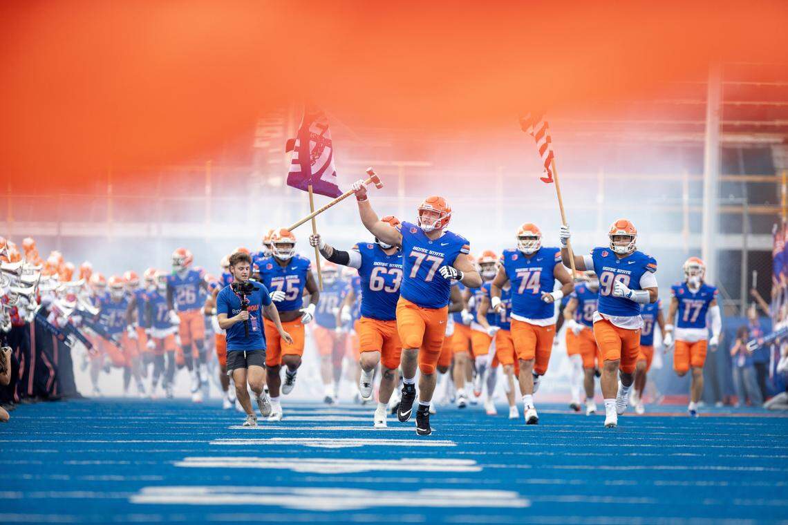 Boise State star offensive lineman Kage Casey opts out of LA Bowl for ...