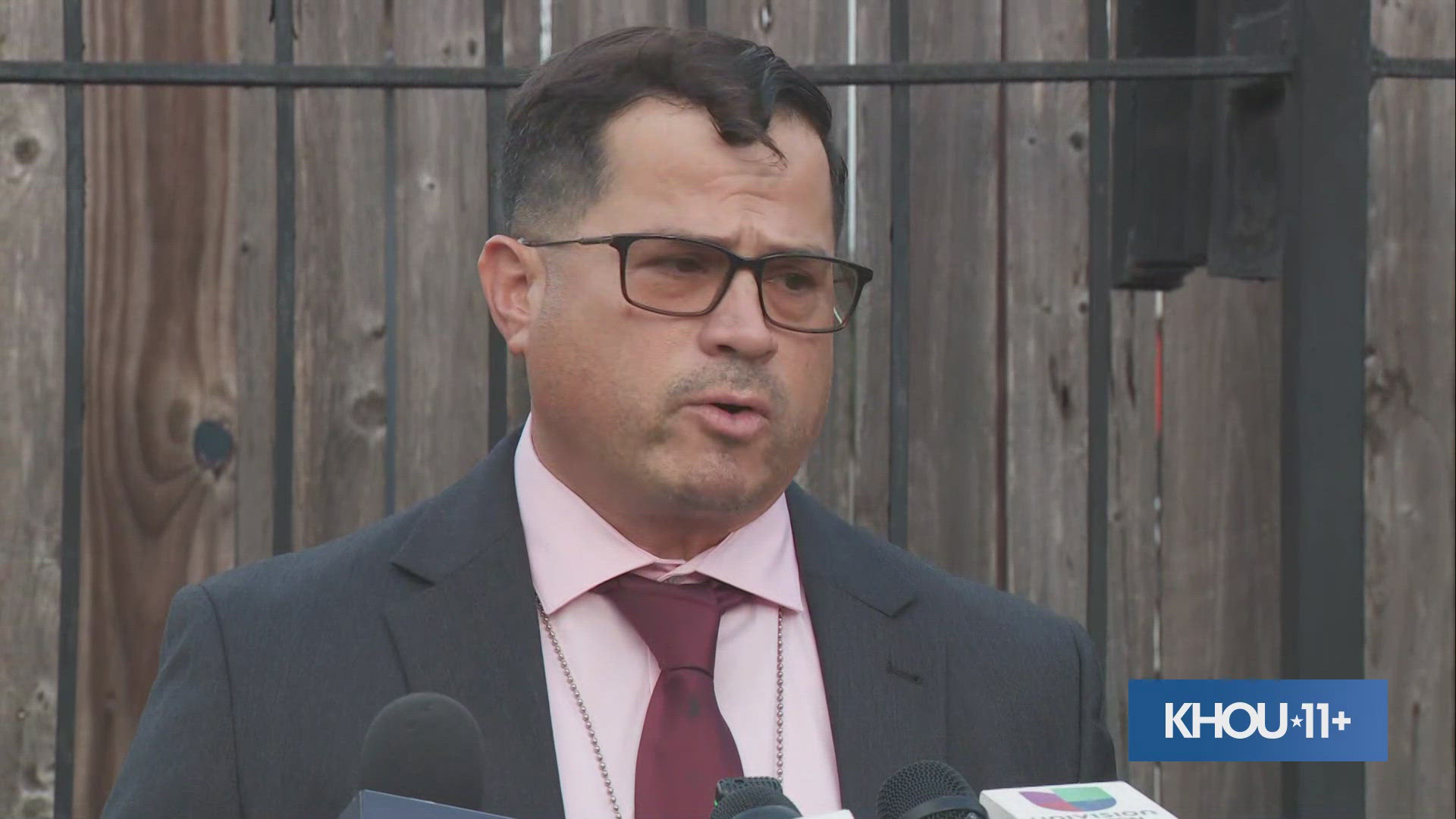 Houston police give update after security guard and trespassing suspect ...