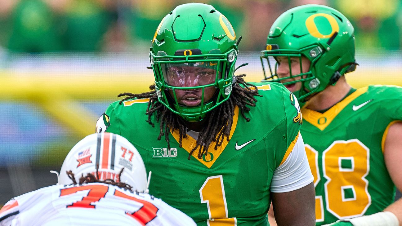 Bear Alexander says he'll play another season at Oregon
