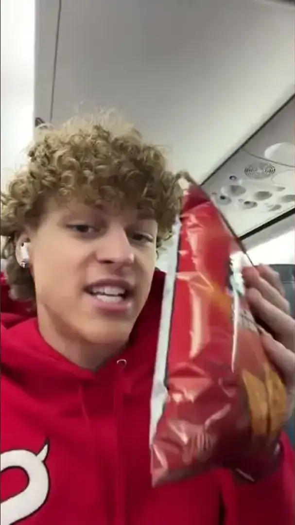 Doritos bag airplane cabin pressure test