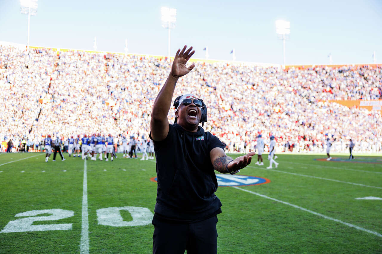 Texas Longhorns hire Jabbar Juluke from Florida as new running backs coach