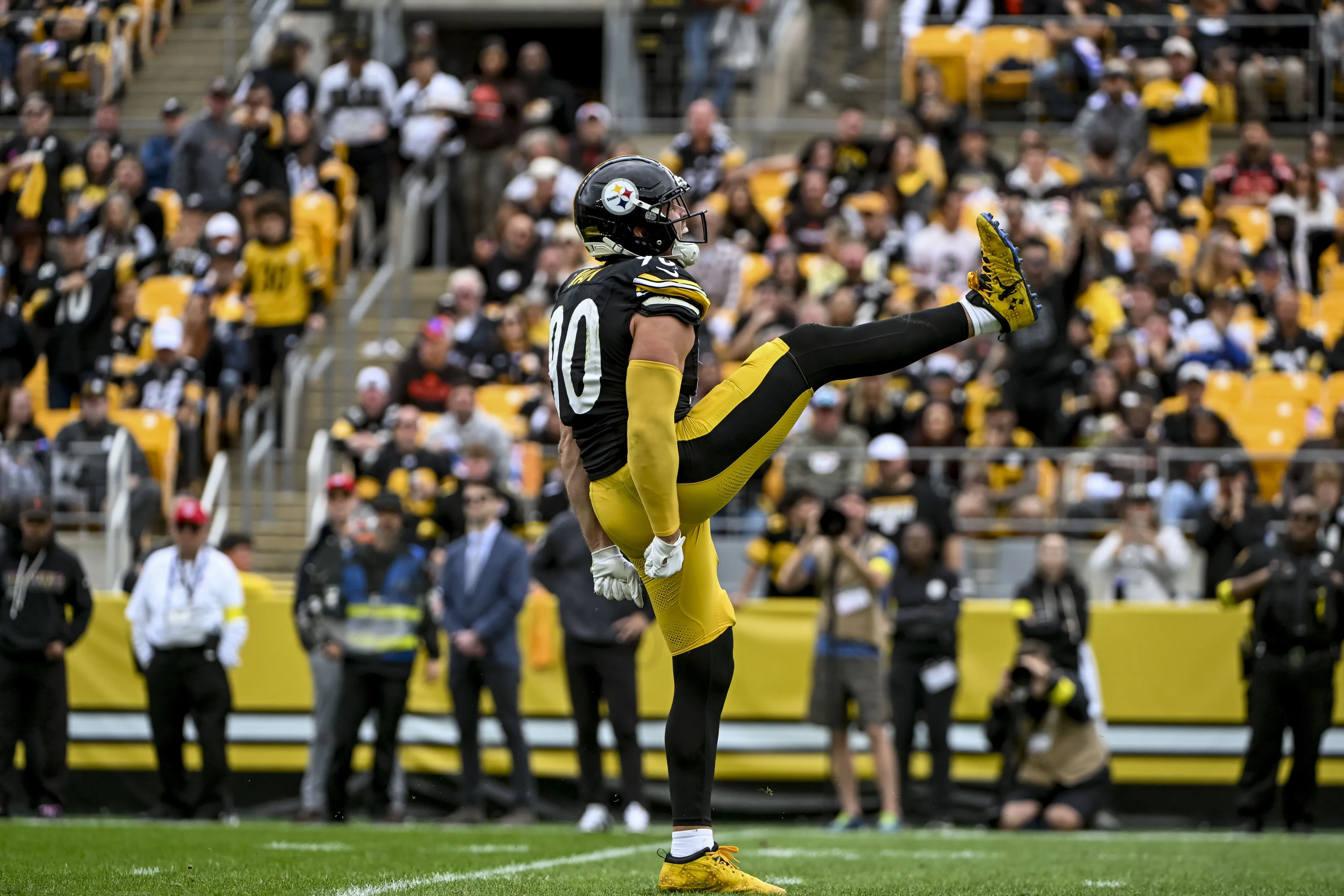 Steelers face Dolphins without TJ Watt amid playoff push