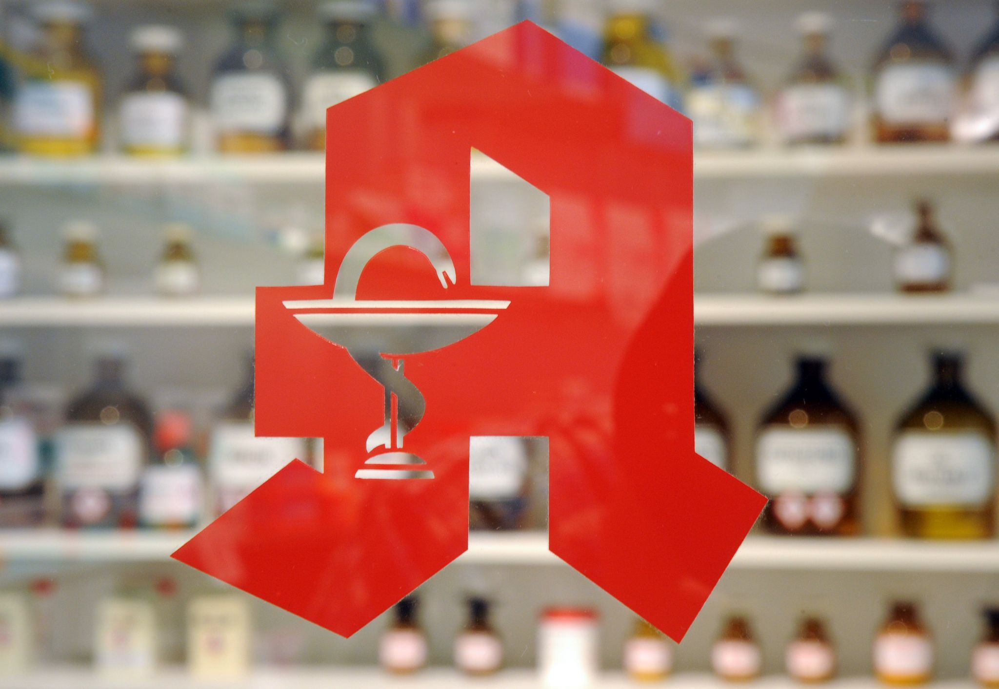 Schmerzmittel bei dm: Drogerien drängen auf Gesundheitsmarkt