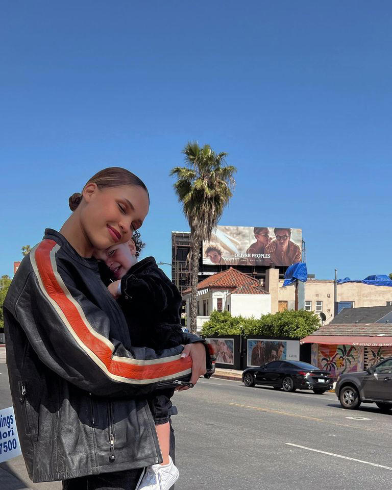 Nara Smith's 4 kids: All about Rumble Honey, Slim Easy, Whimsy Lou and ...