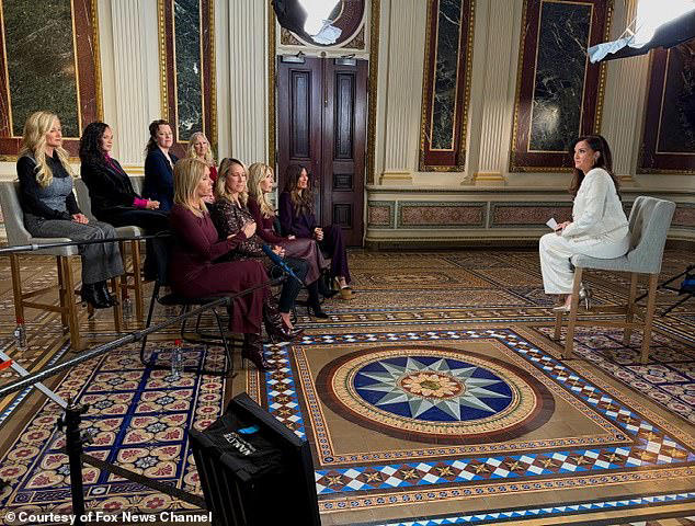 A star Trump Cabinet spouse reveals the dishy text chains, pizza ...