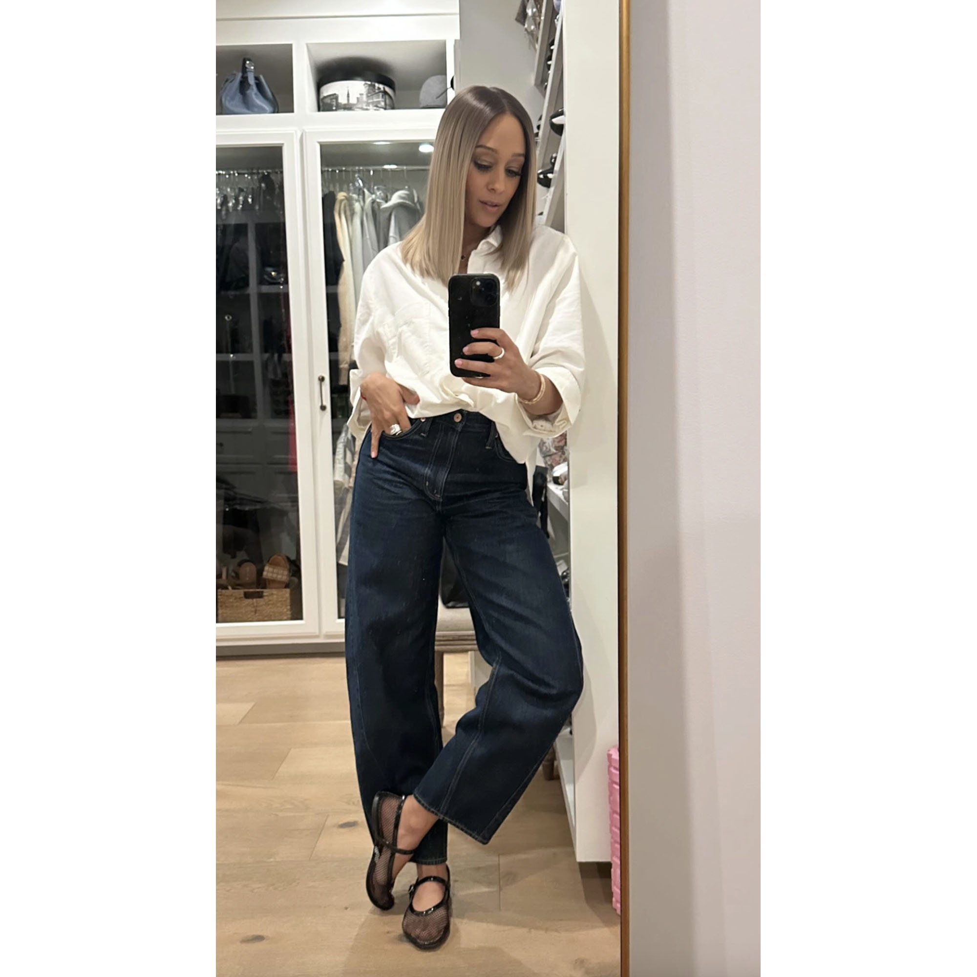 Tia Mowry debuts a major hair makeover with honey blonde highlights and ...