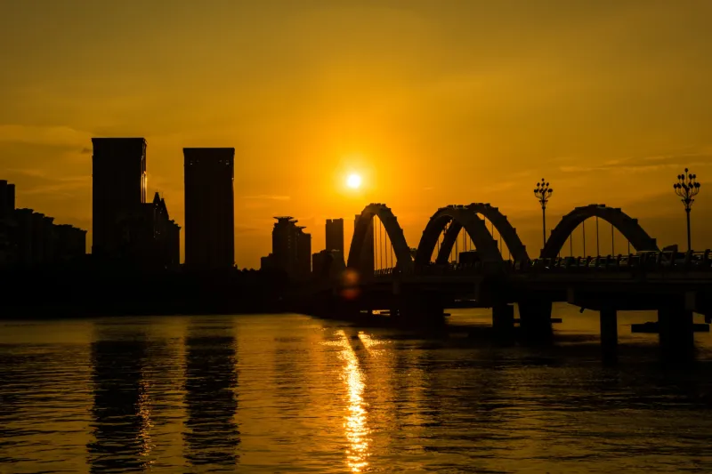 Sembcorp to acquire Alinta Energy in $5b transaction