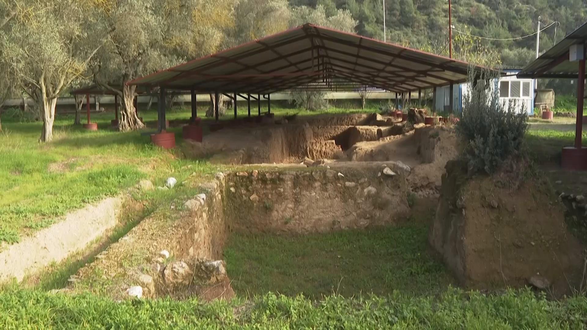 Archaeologists in Turkey uncover fresco of Roman-looking Jesus as the ...