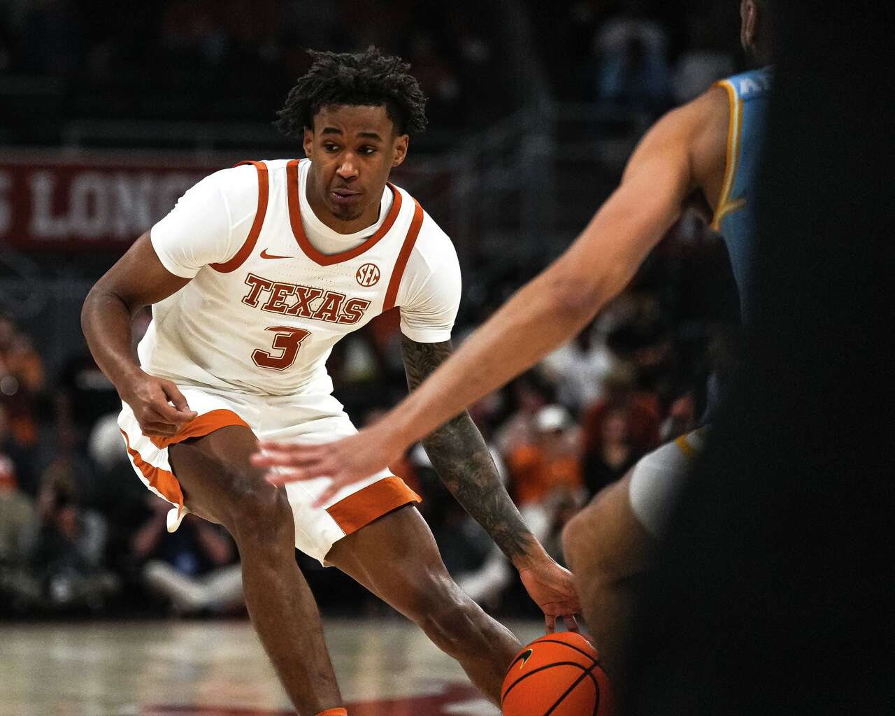Texas vs UConn: Live updates, where to watch nonconference game