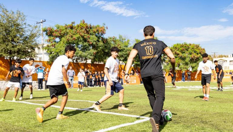 Samuel García inaugura cancha 372 en Monterrey: refuerzo a primaria ...
