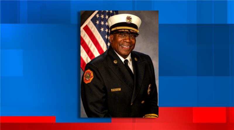 Lansing replacing fire chief amid lawsuit over bra policy, alleged ...