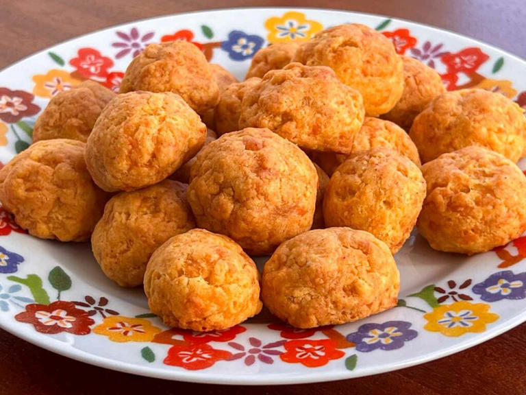 Olive cheese balls - perfect for parties