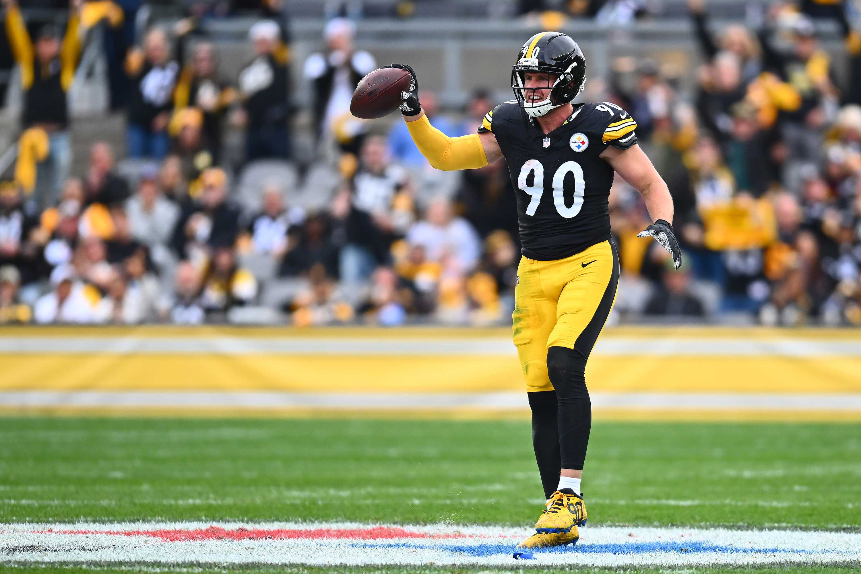 Steelers star TJ Watt had surgery for partially collapsed lung, his ...