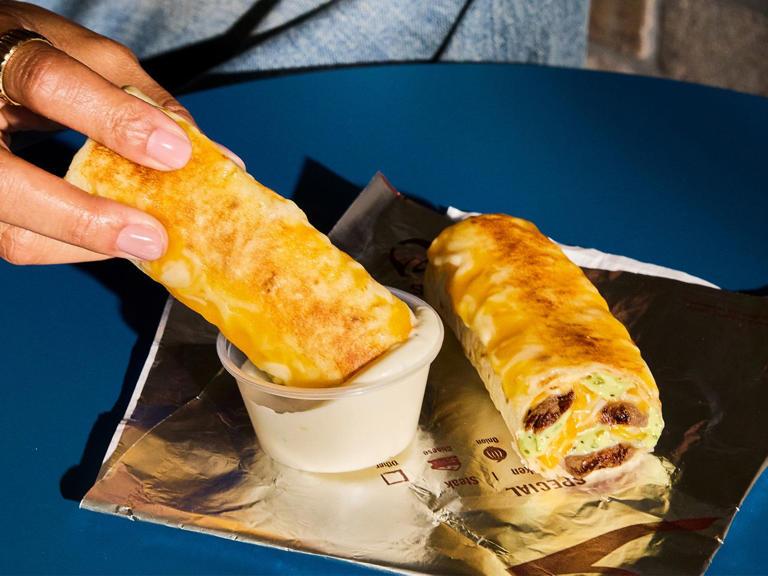 Taco Bell is bringing back 2 fan-favorite menu items for a limited time