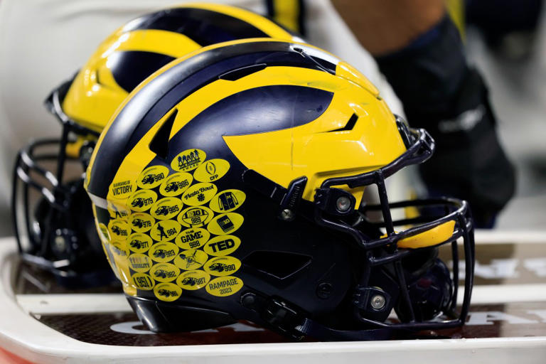Michigan coach leaves shorthanded staff before bowl game