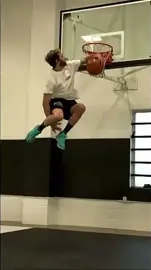 Impressive dunk shot